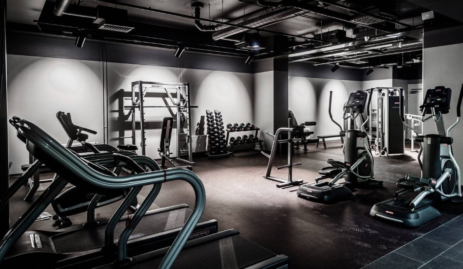 What Is A Commercial Gym